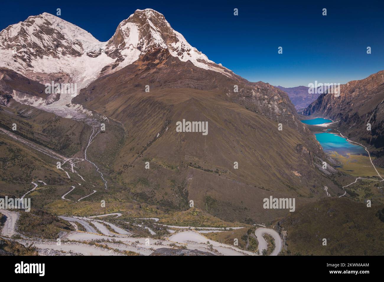 Portachuelo Road, mountain pass in Huascaran, Cordillera Blanca, Ancash ...