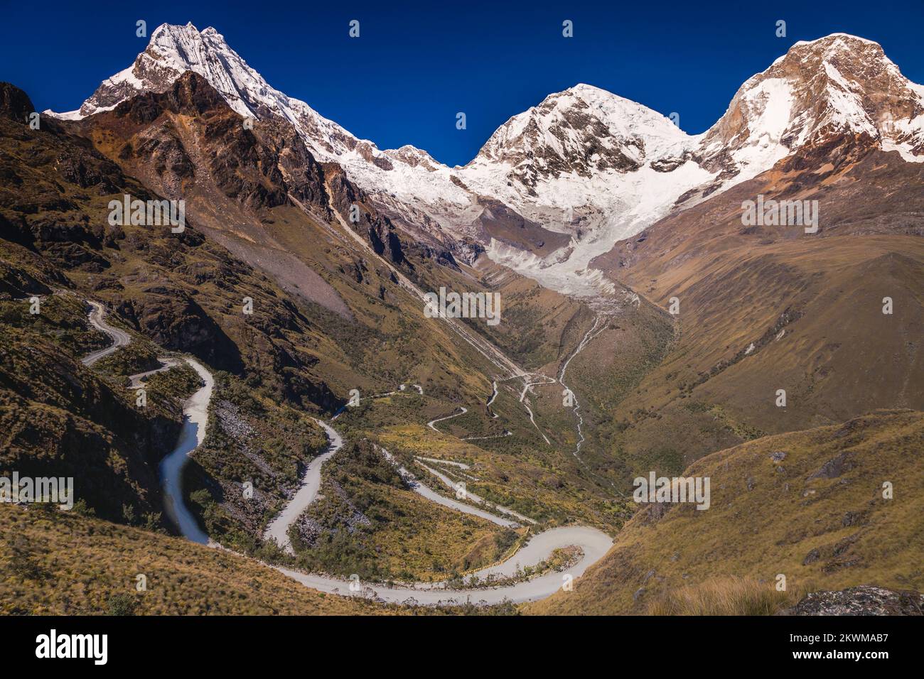 Portachuelo Road, mountain pass in Huascaran, Cordillera Blanca, Ancash ...