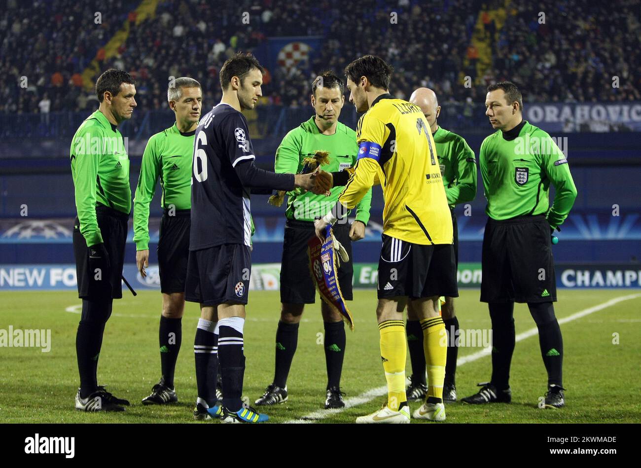 Olympique lyon goalkeeper hugo lloris hi-res stock photography and ...