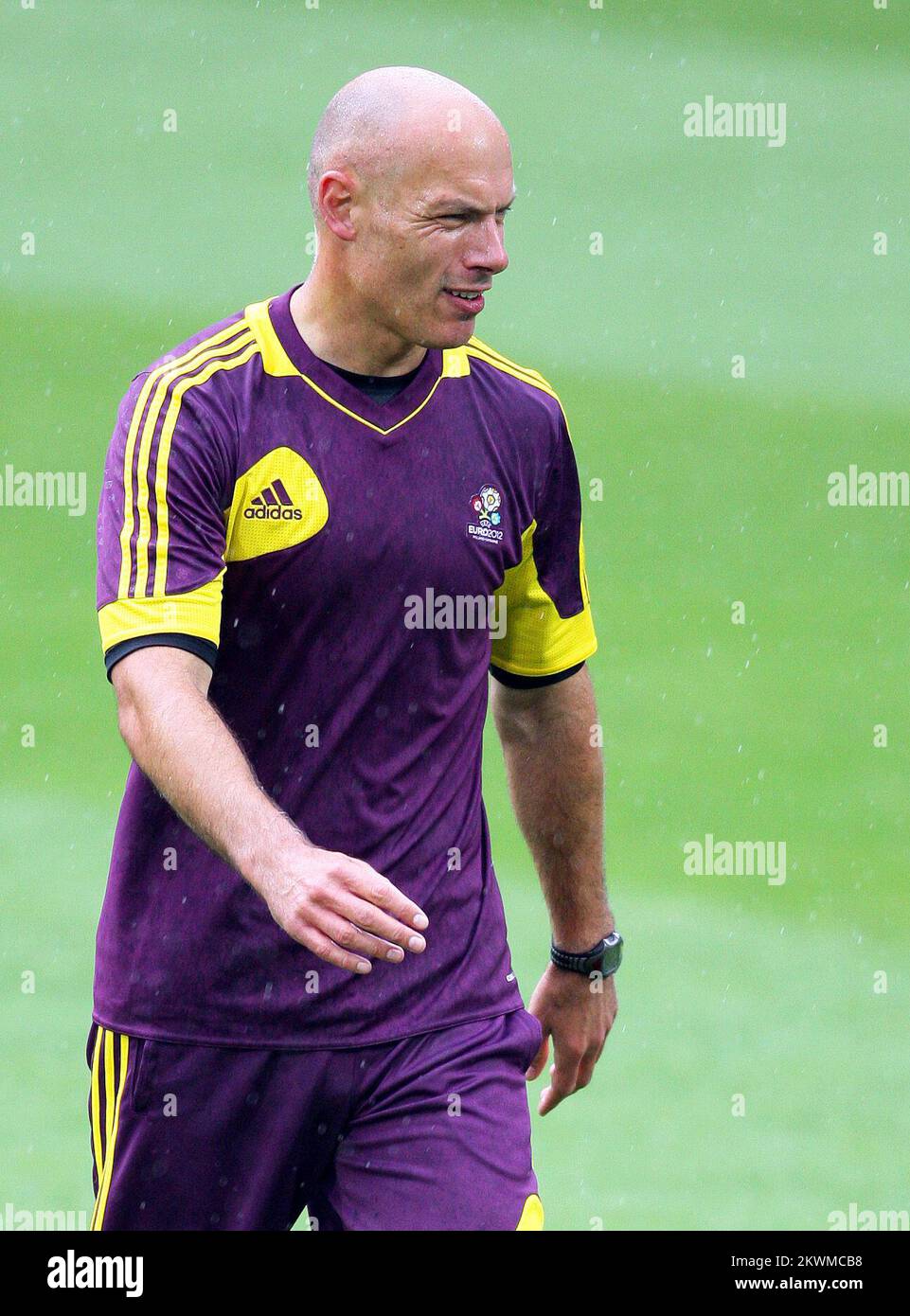 Main referee hi-res stock photography and images - Alamy