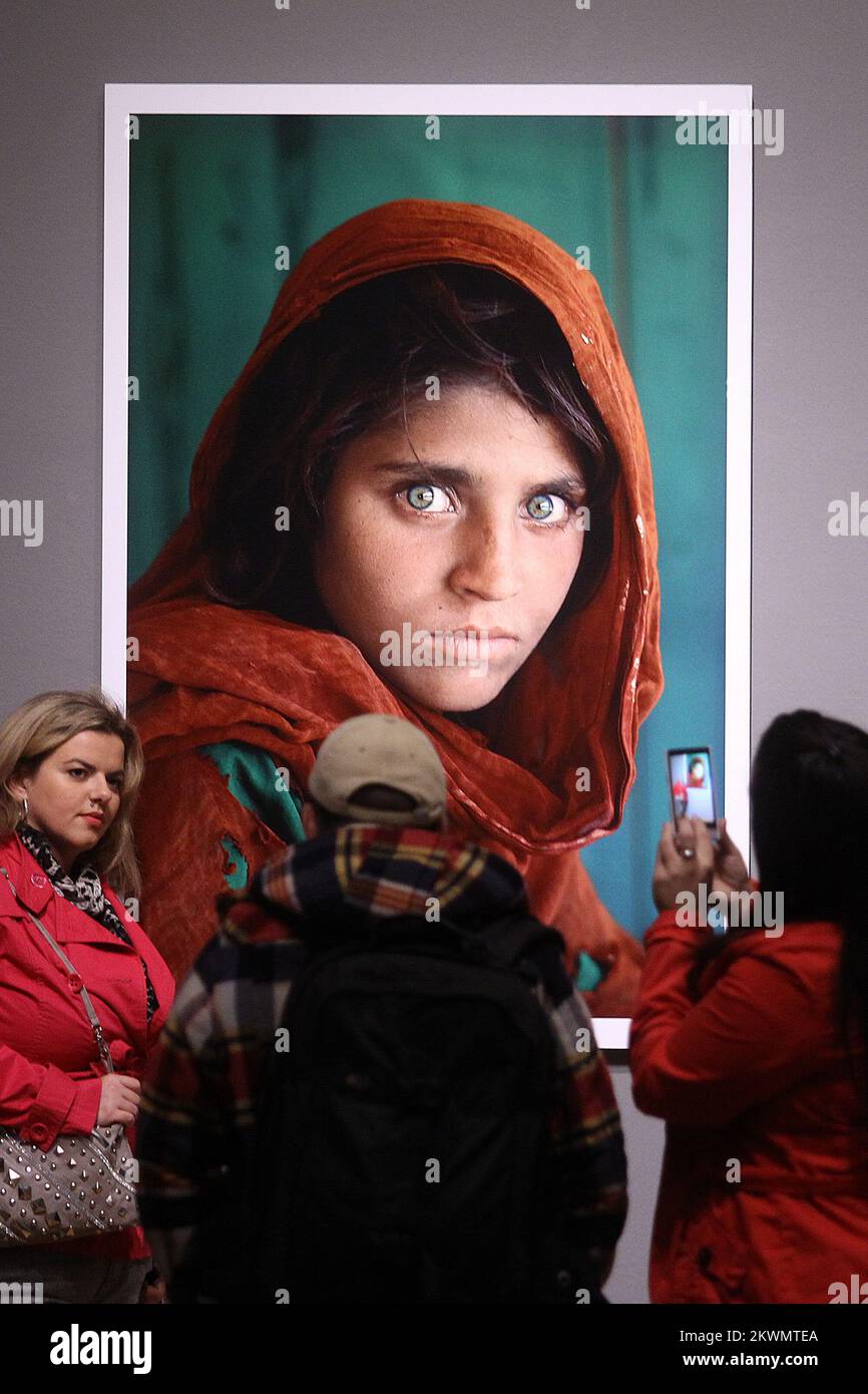 Steve mccurry photos hi-res stock photography and images - Alamy
