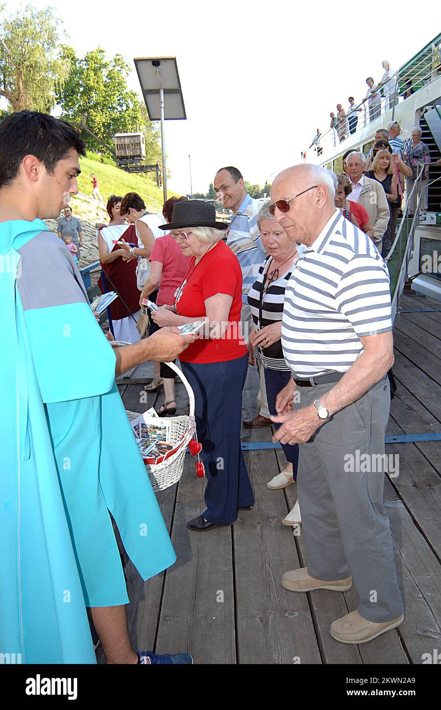 82 meters hi-res stock photography and images - Alamy