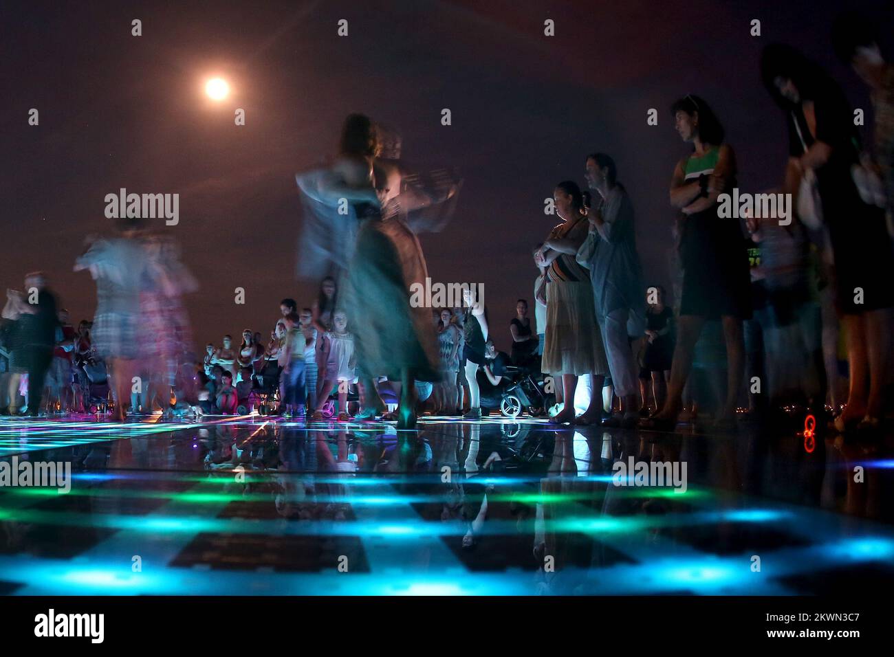 Dance under the moon hi-res stock photography and images - Alamy