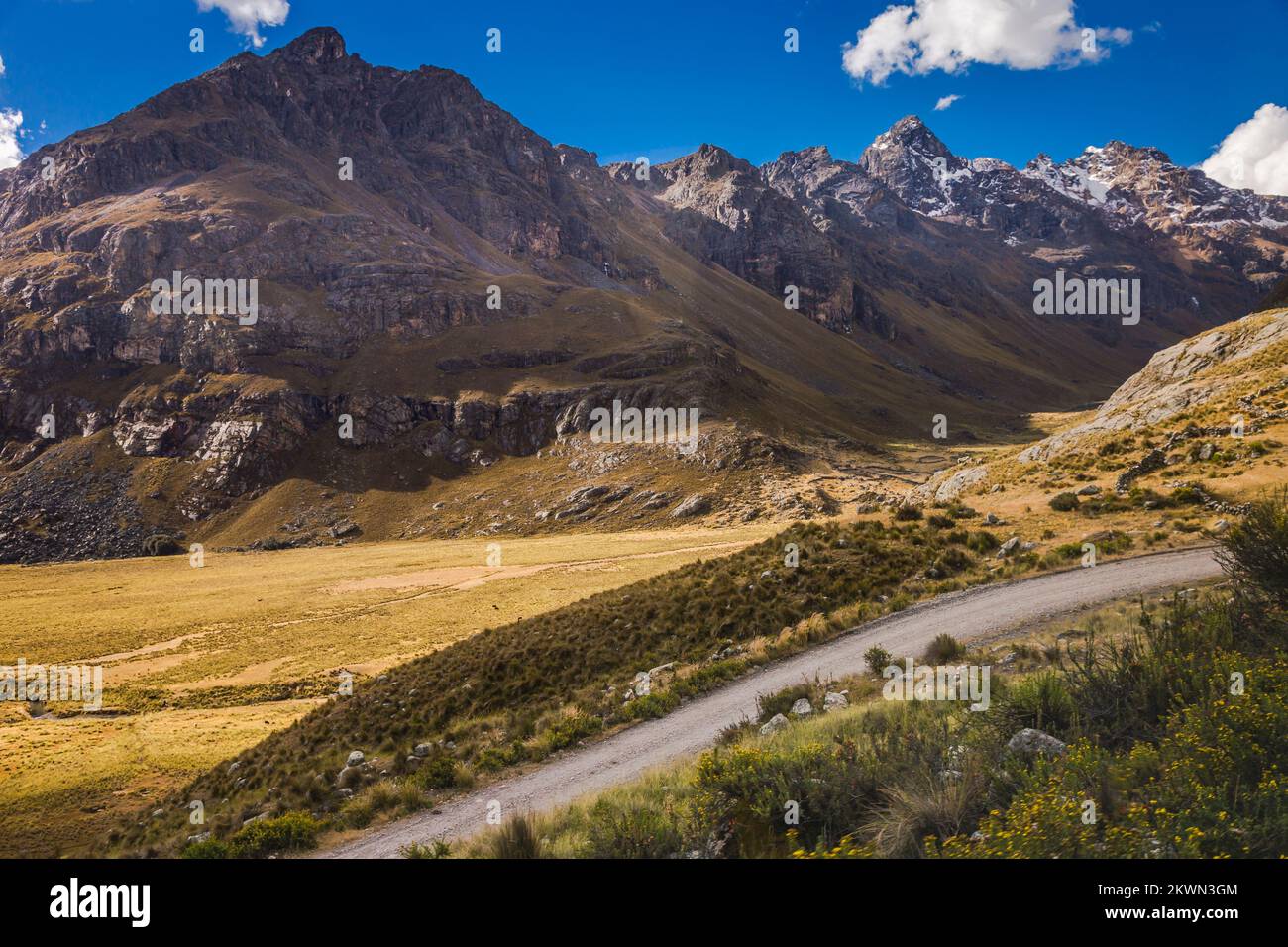 Portachuelo Road, mountain pass in Huascaran, Cordillera Blanca, Ancash ...