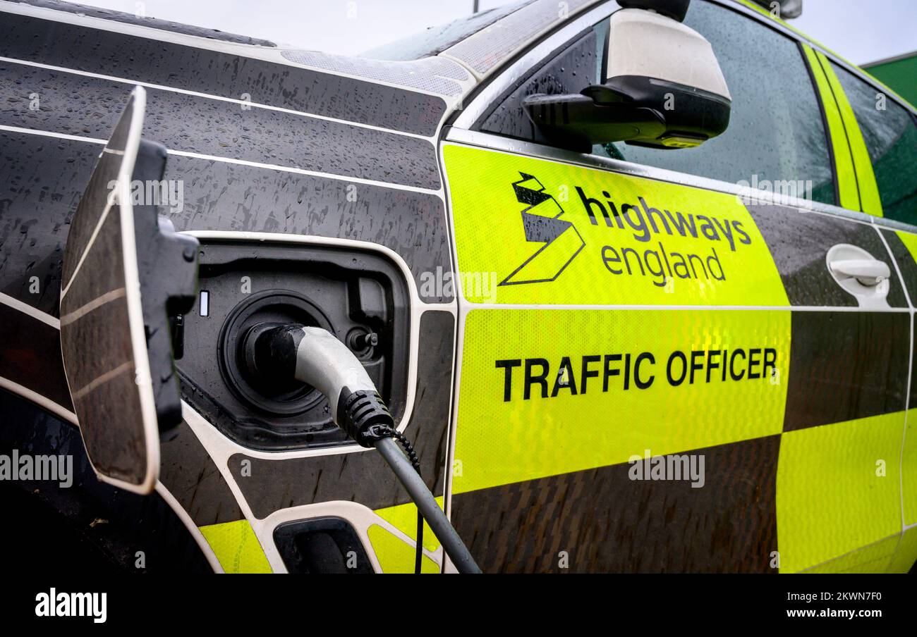 Highways england traffic officer vehicle hi-res stock photography and ...