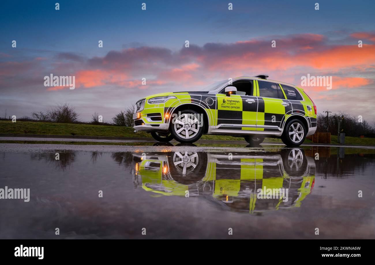 Highways england traffic officer vehicle hi-res stock photography and images - Alamy