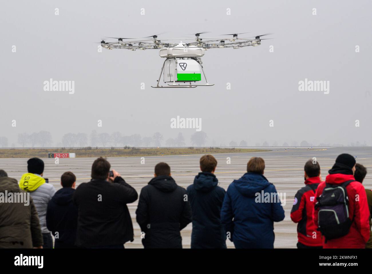 Hecklingen, Germany. 30th Nov, 2022. A Volodrone takes off on the apron ...