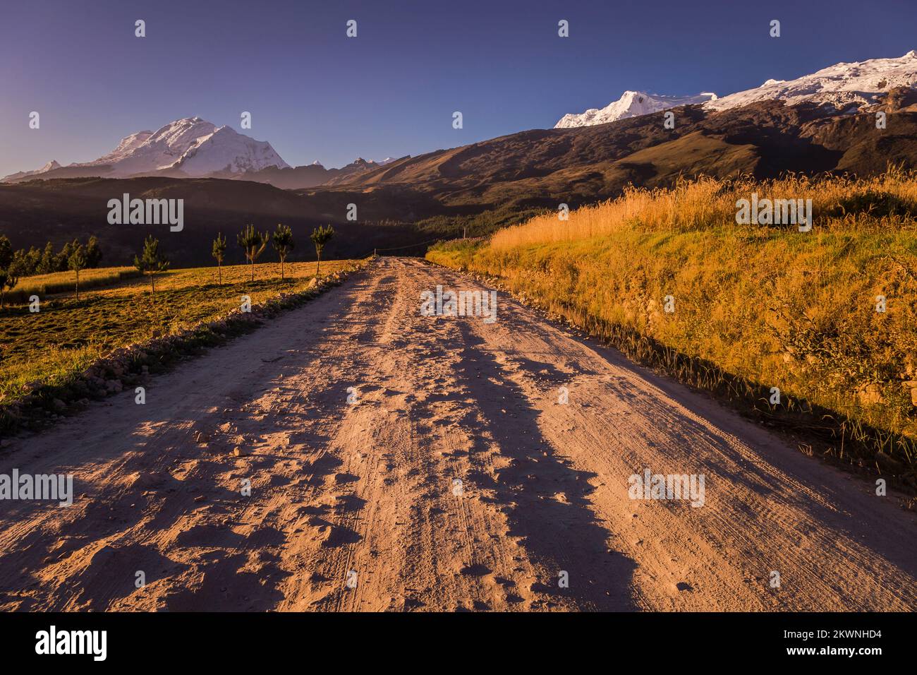 Country Road, mountain pass in Huascaran, Cordillera Blanca, Ancash ...