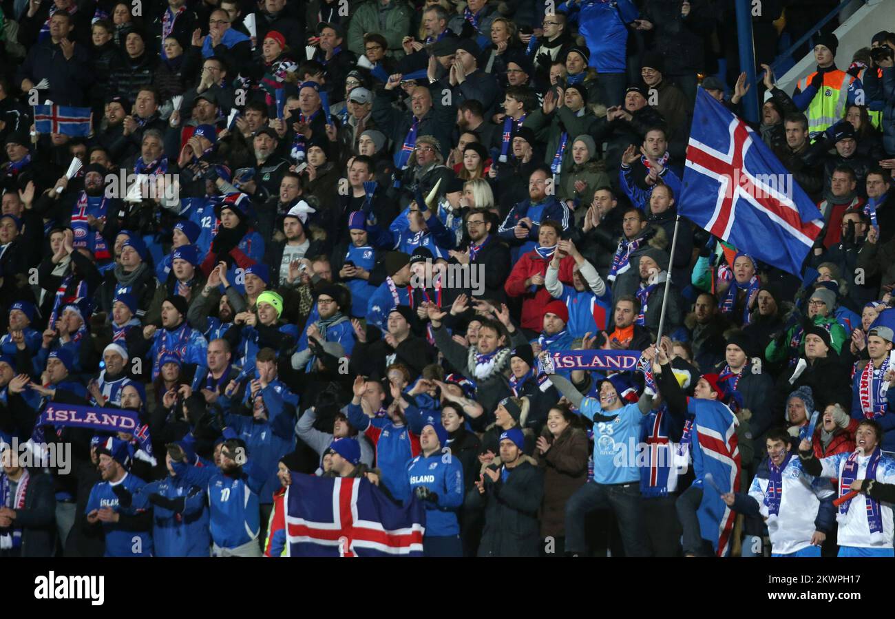 Iceland laugardalsvöllur fans hi-res stock photography and images - Alamy