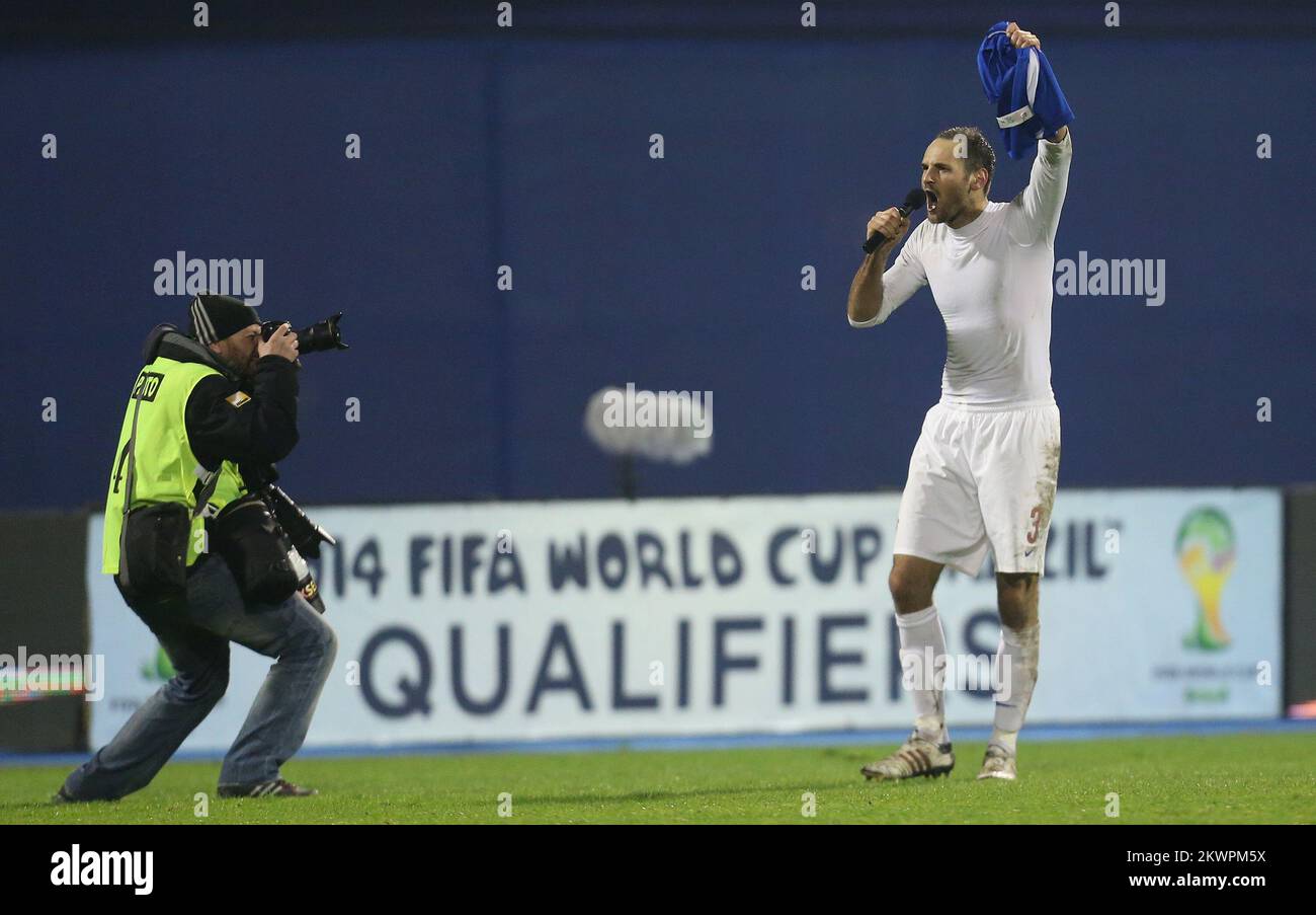 Josip Simunic after the game with a microphone Stock Photo - Alamy