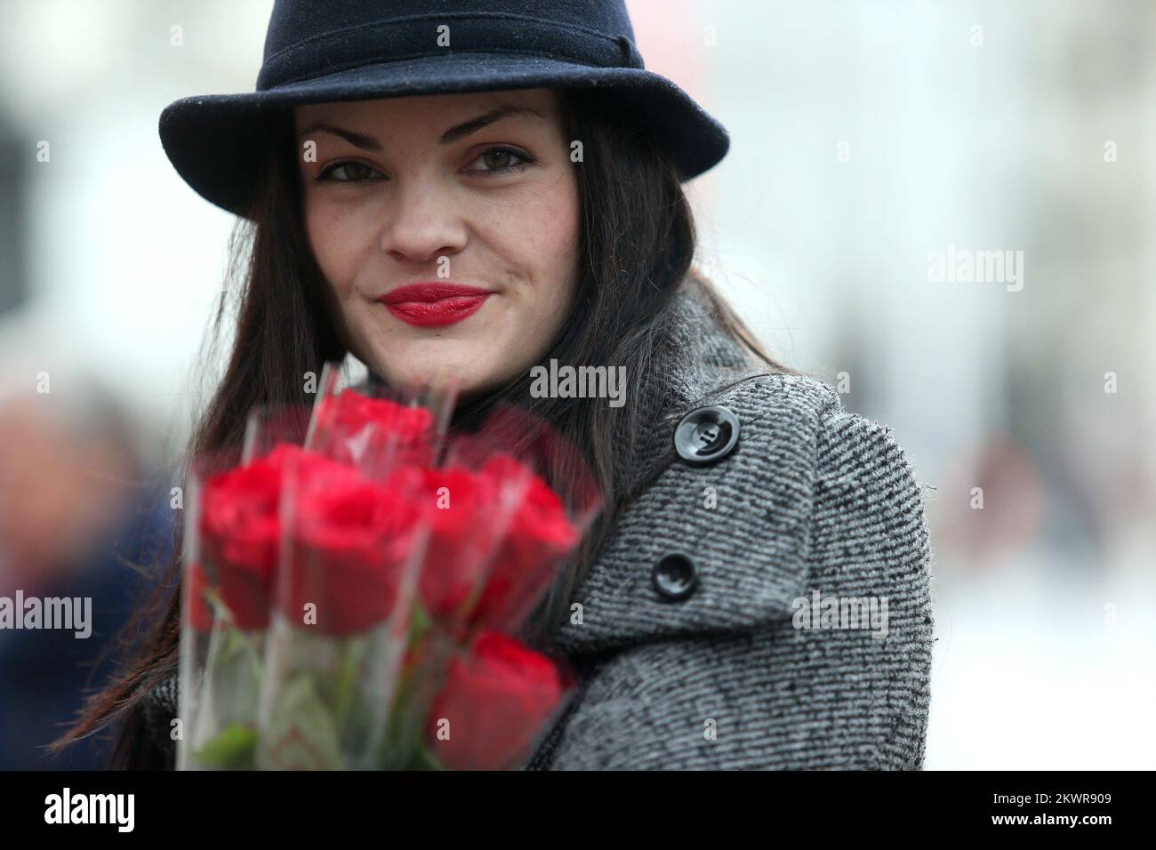 Kissing photo hi-res stock photography and images - Alamy