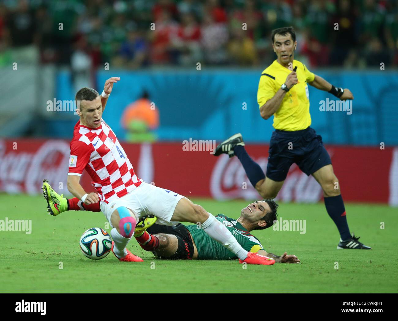 Croatia's Ivan Perisic and Mexico's Rafael Marquez Stock Photo - Alamy