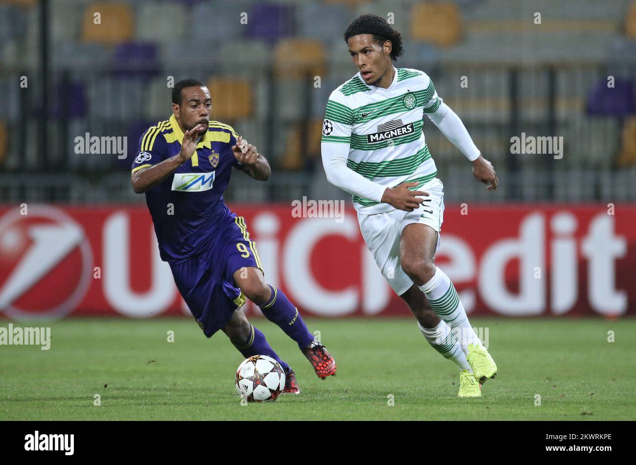 Marcos Tavares and Virgil van Dijk battle for the ball Stock Photo - Alamy