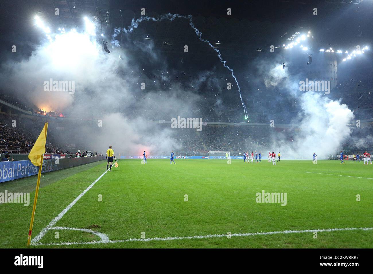 Soccer pitch flares hi-res stock photography and images - Alamy