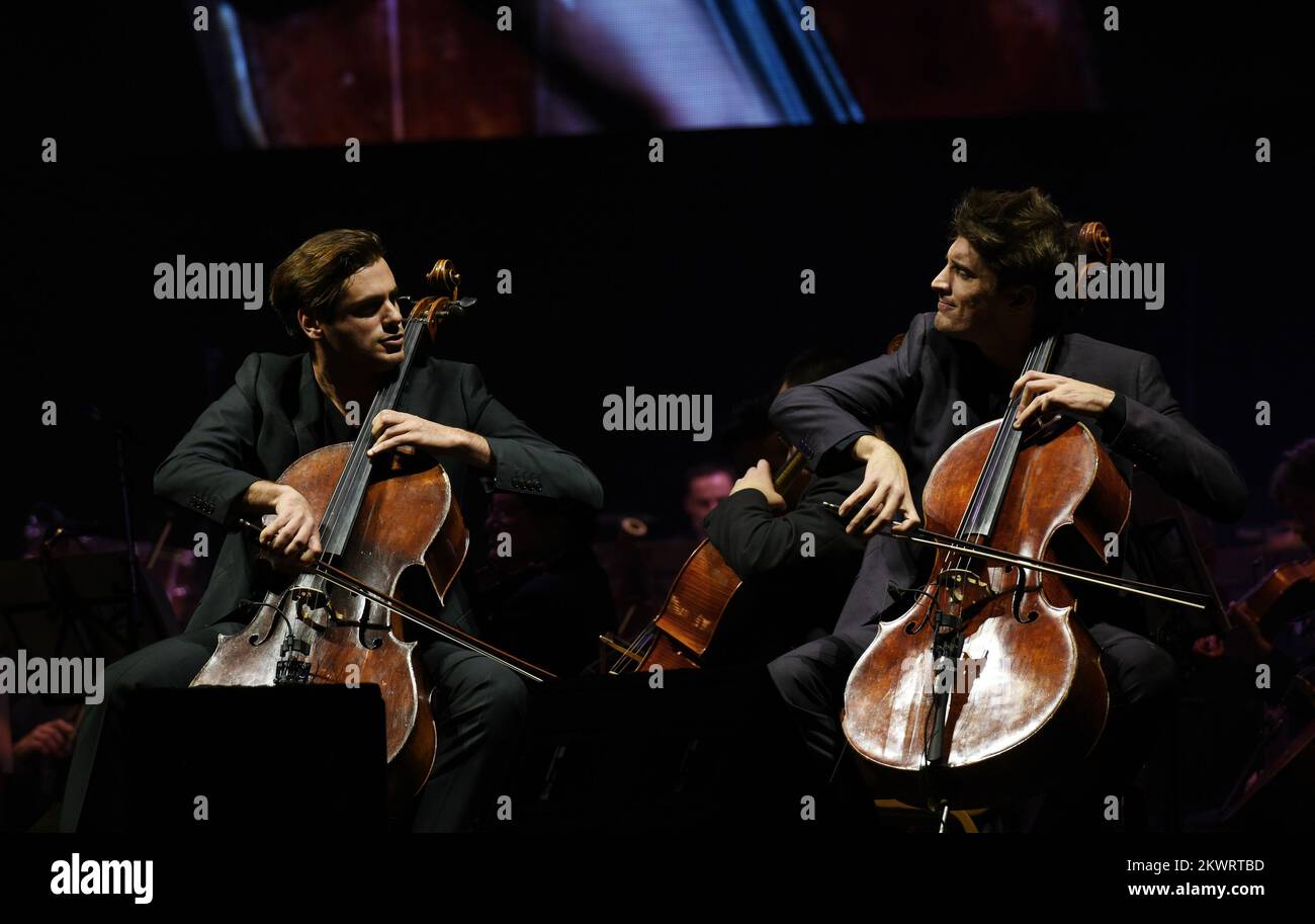 2cellos gig hi-res stock photography and images - Alamy
