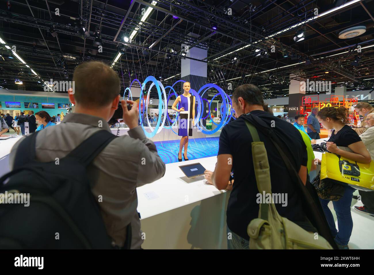 Samsung stand trade show hi-res stock photography and images - Alamy