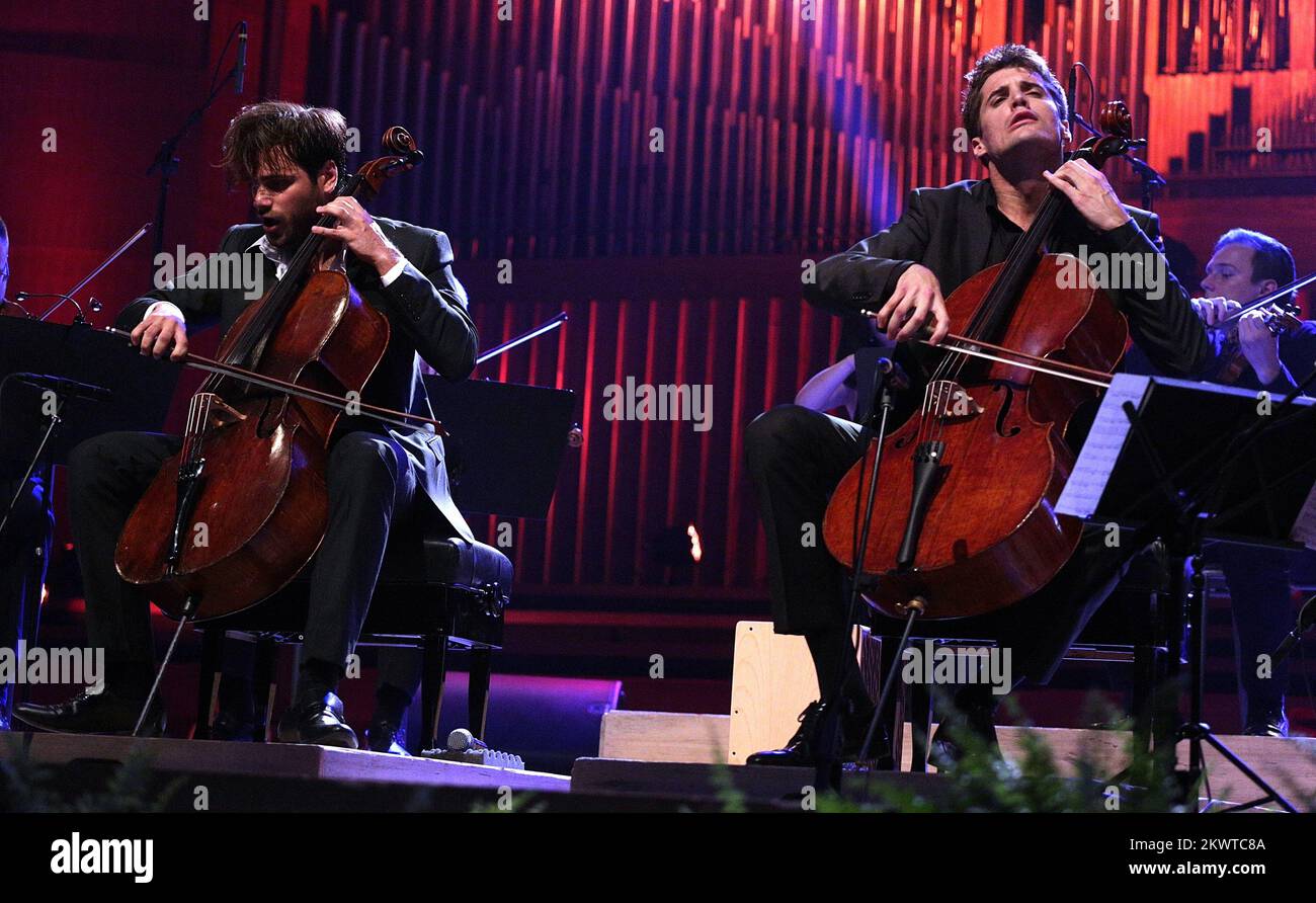 2cellos gig hi-res stock photography and images - Alamy