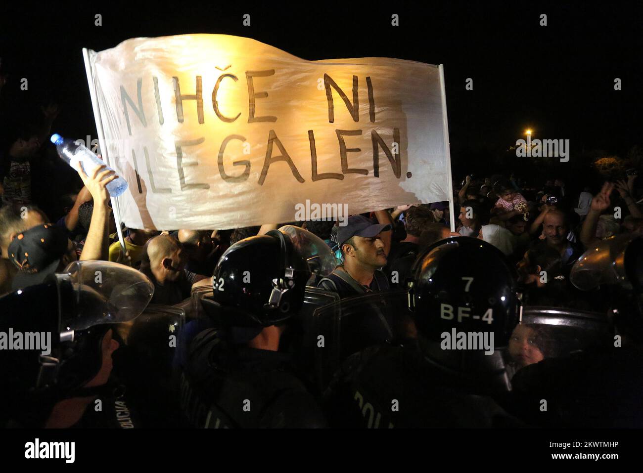 18.09.2015., Croatia, Slovenia,Harmica - The refugees broke through a ...