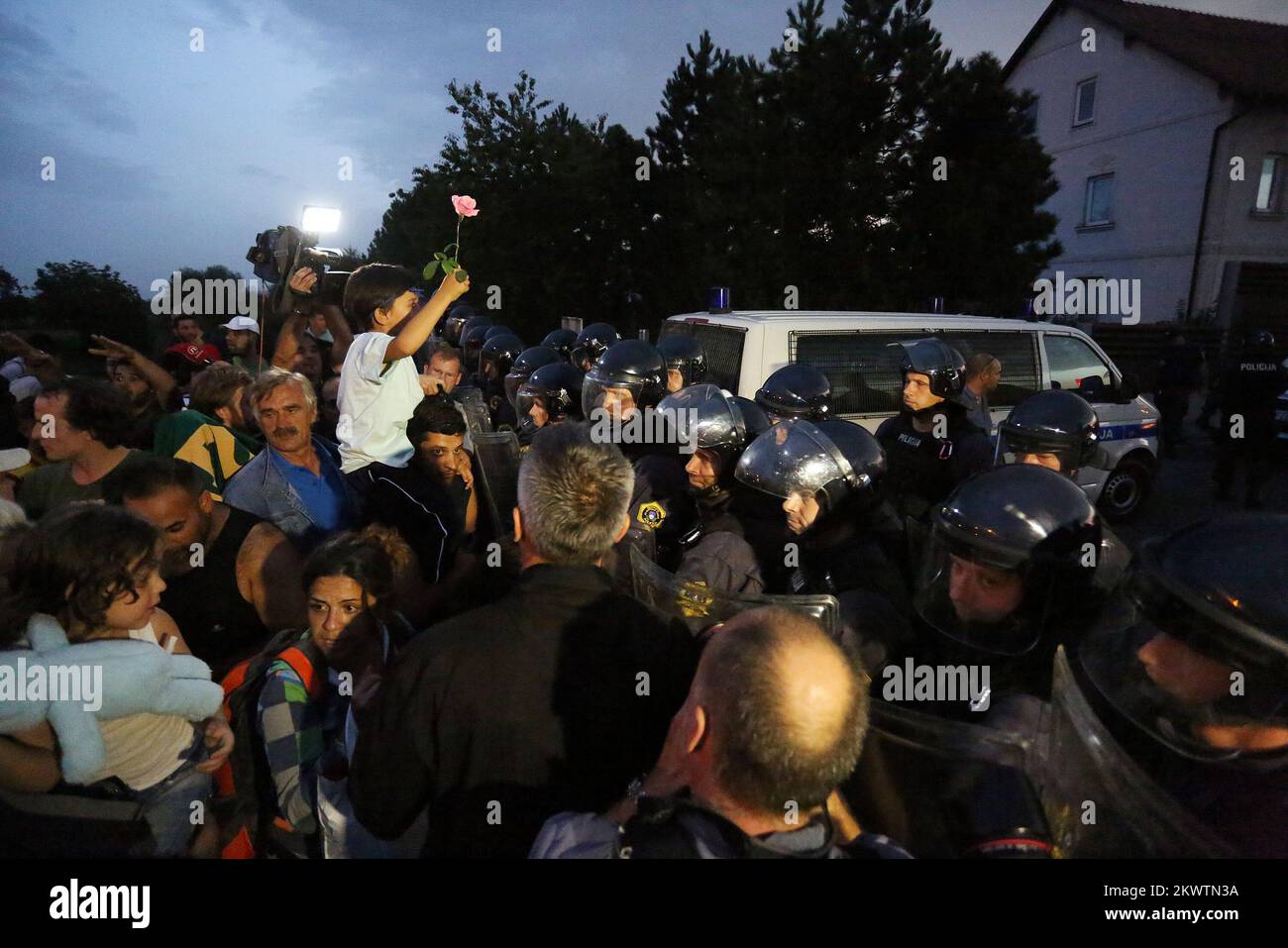 Police encirclement hi-res stock photography and images - Alamy