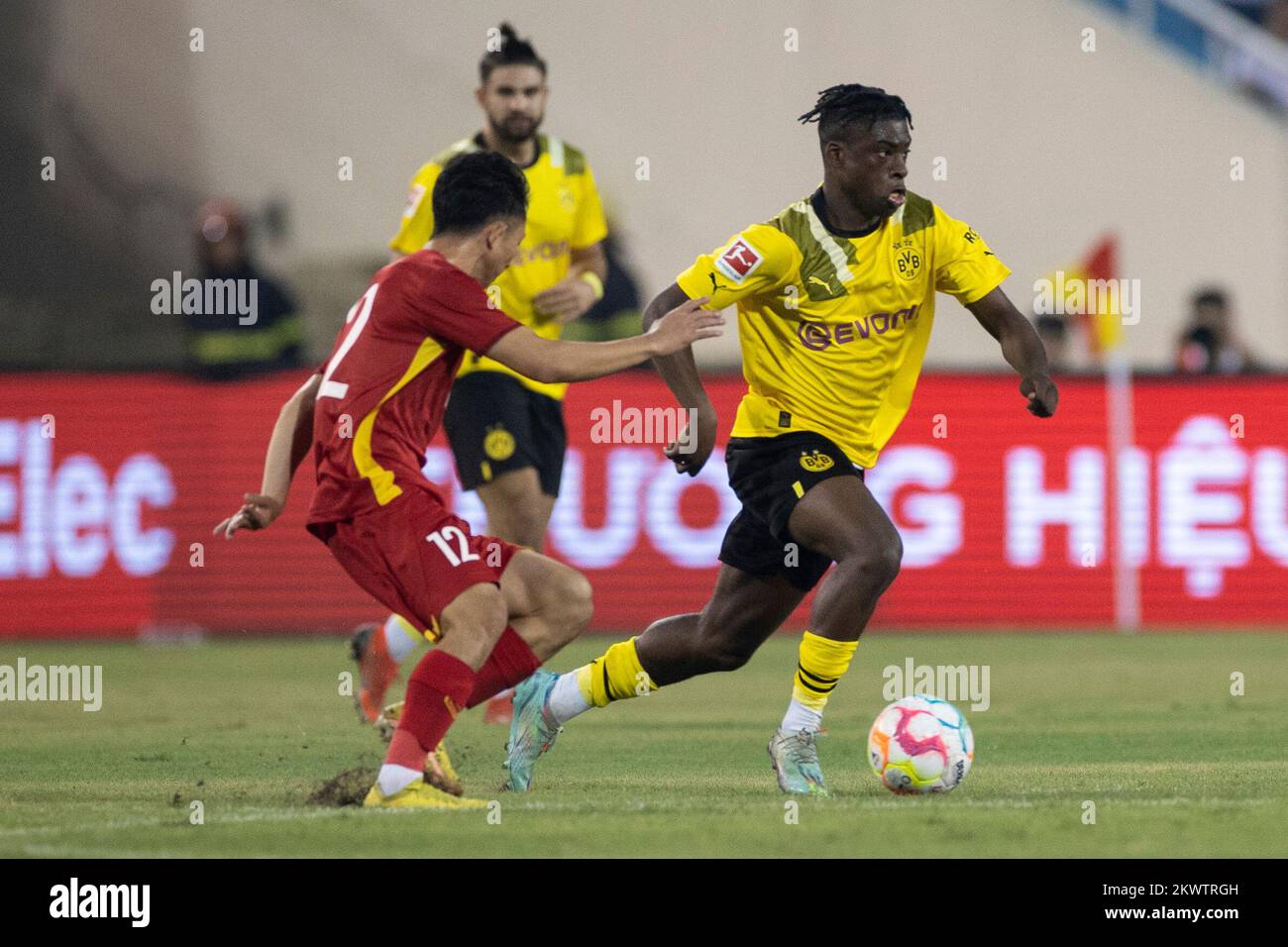 Hanoi, Vietnam. 30th Nov, 2022. Soccer, test matches, Vietnam ...