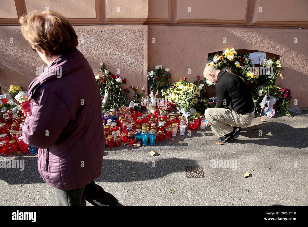 16.11.2015., Croatia, Zagreb - During the whole day citizens lay ...