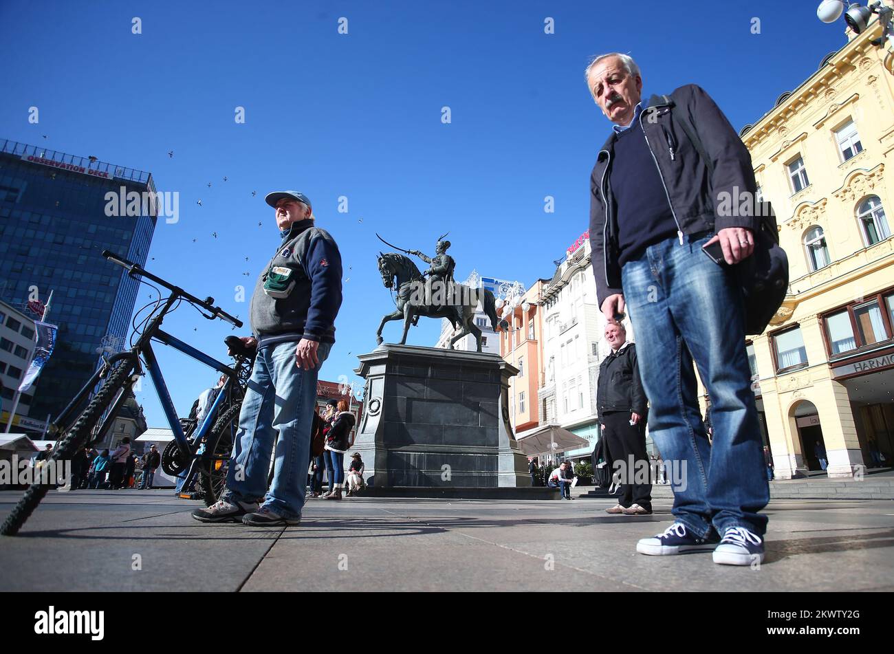 16.11.2015., Croatia, Zagreb - On the main square with a minute of ...