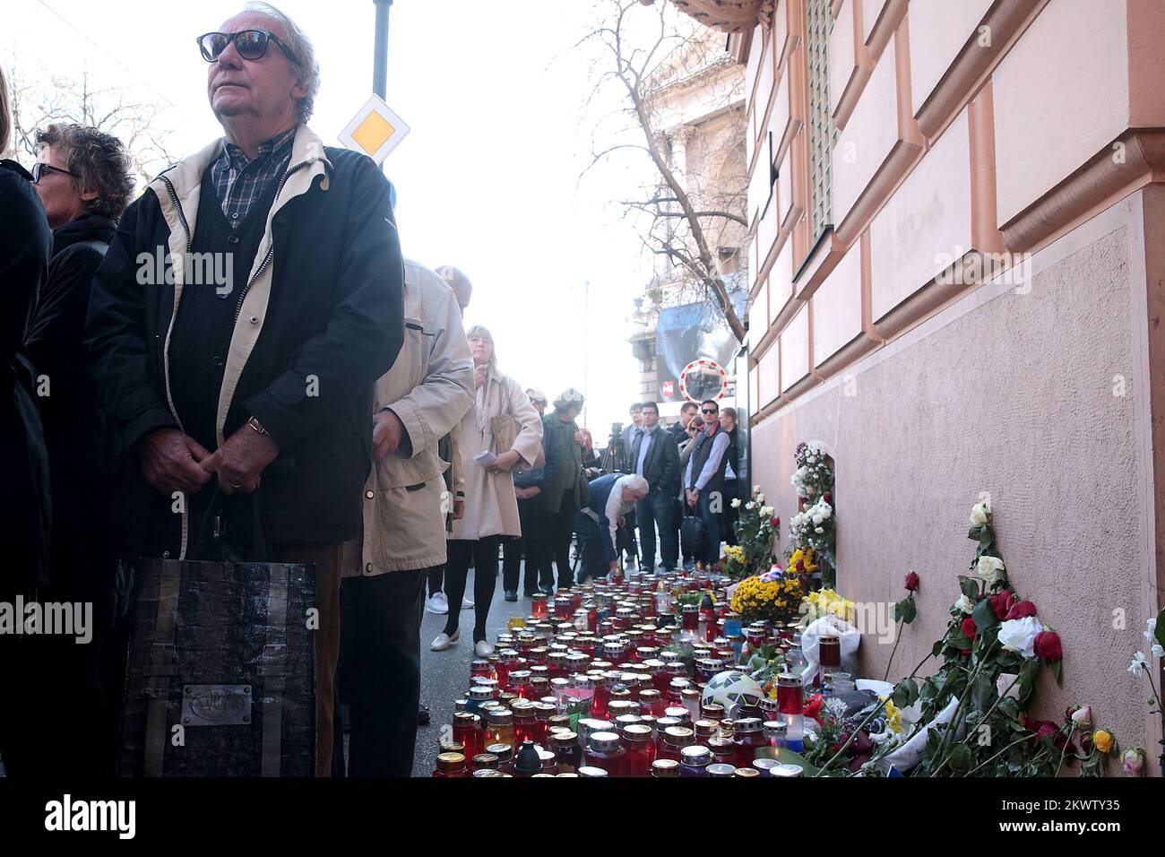 16.11.2015., Croatia, Zagreb - During the whole day citizens lay ...