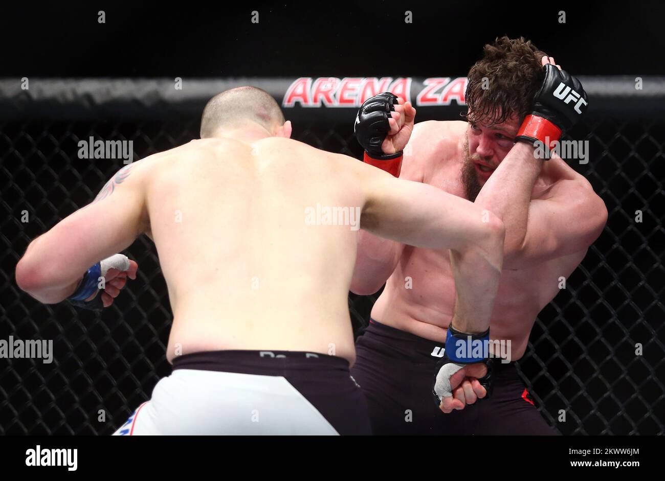 Zak cummings ufc hi-res stock photography and images - Alamy