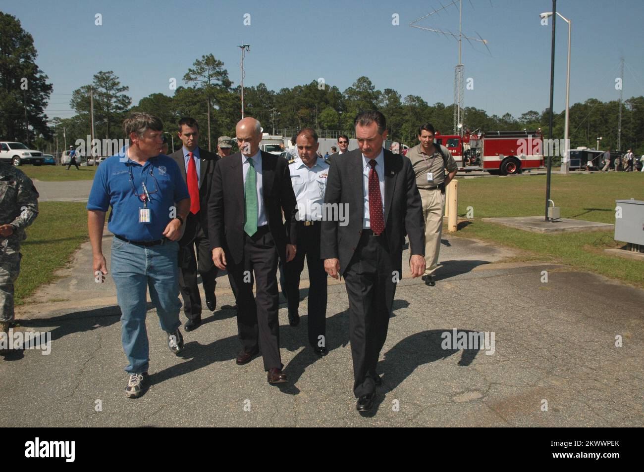 Mobile emergency response support hi-res stock photography and images ...