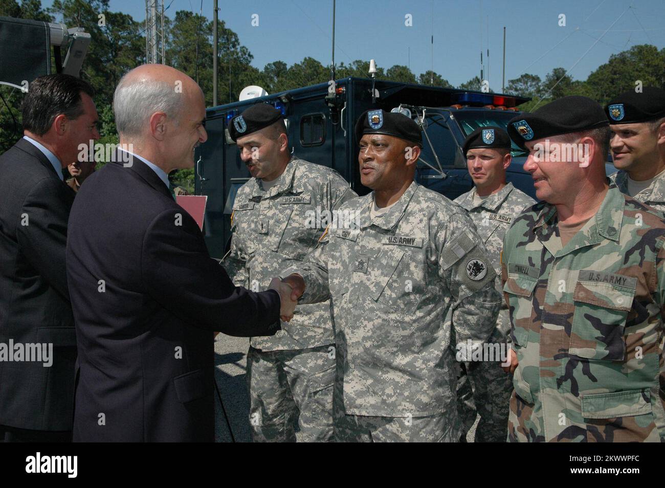 Dhs secretary michael chertoff hi-res stock photography and images - Alamy