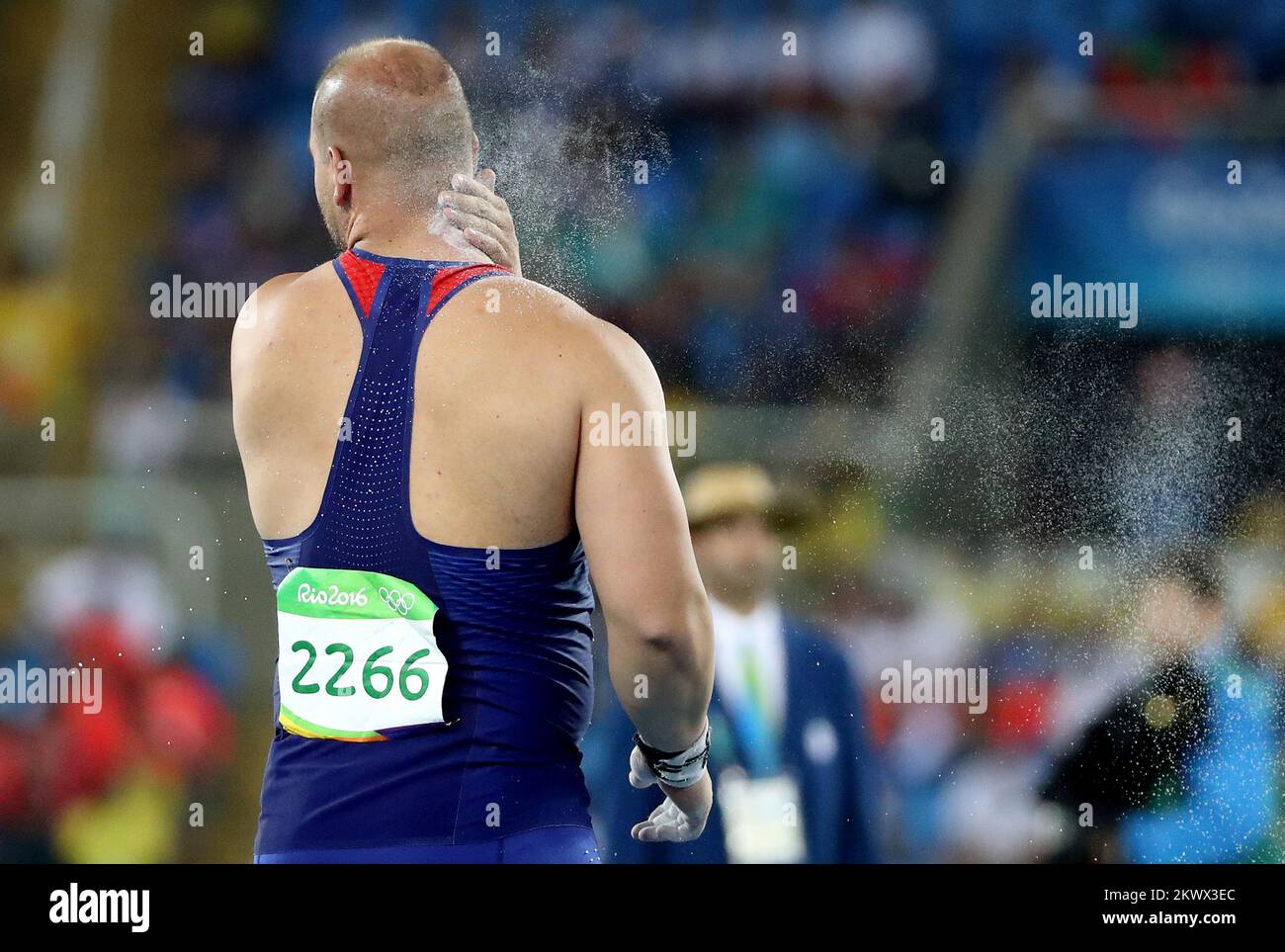 Mens shot put hi-res stock photography and images - Alamy