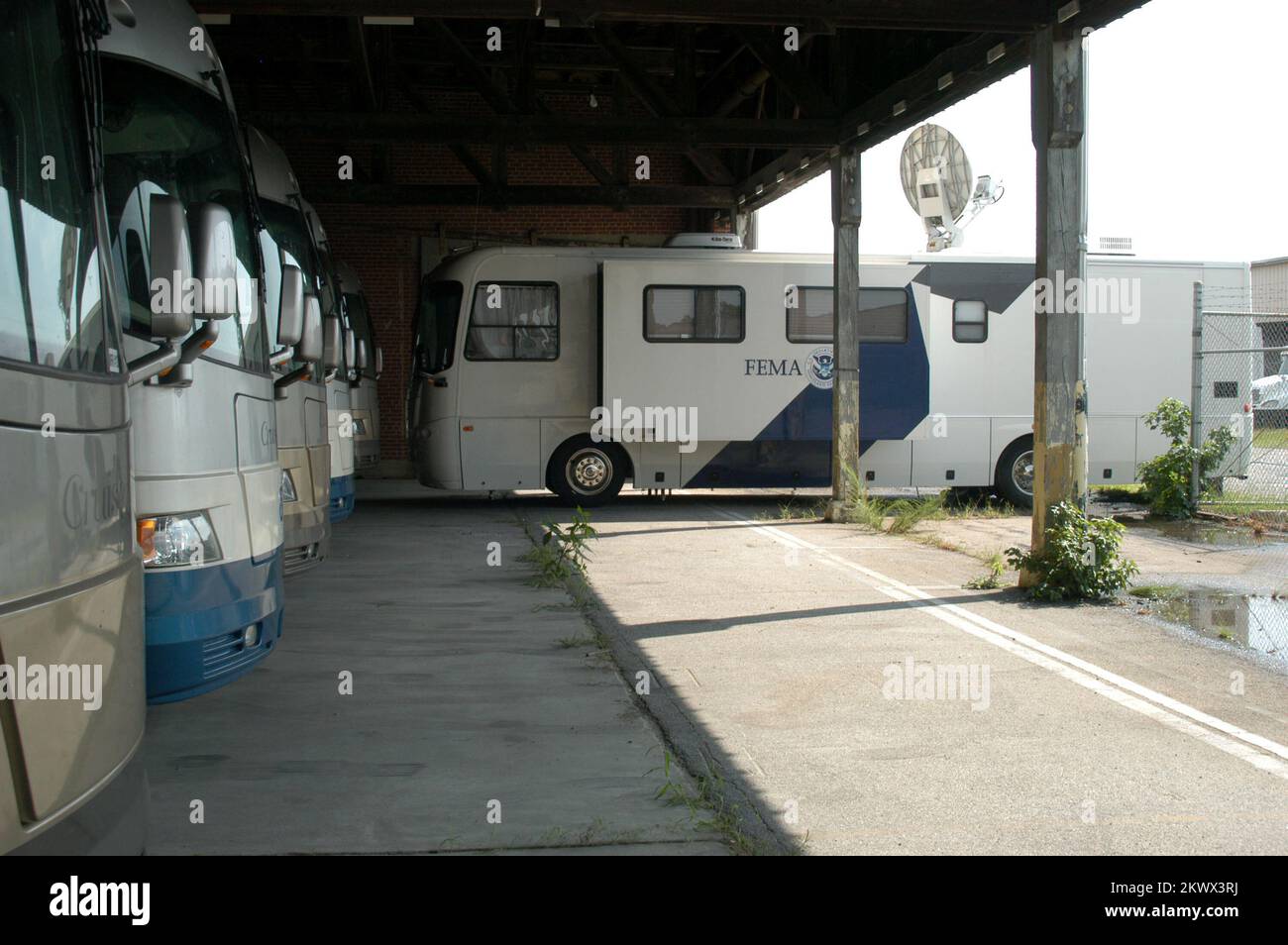 Logistics centers hi-res stock photography and images - Alamy