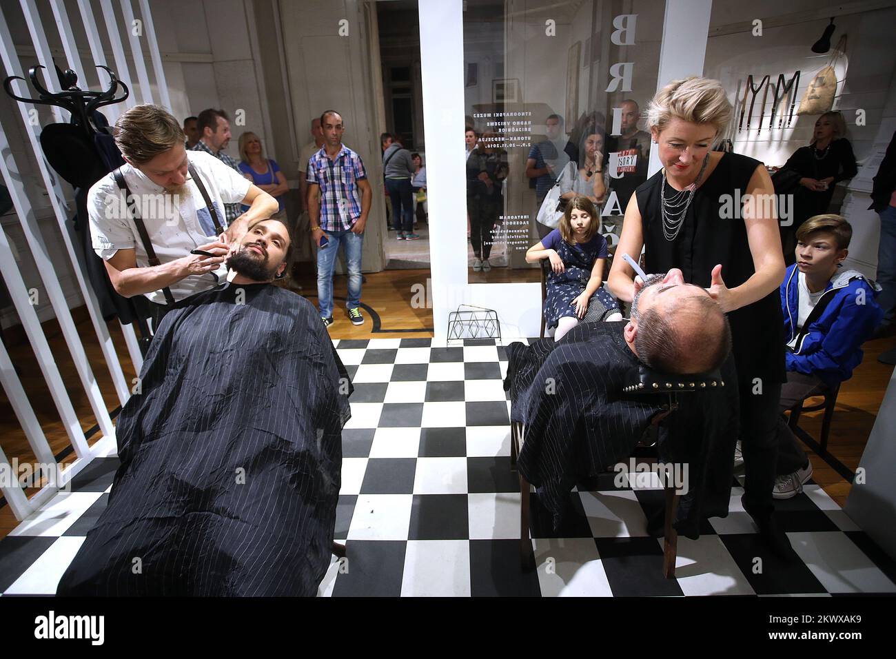 Jumpnswing hi-res stock photography and images - Alamy