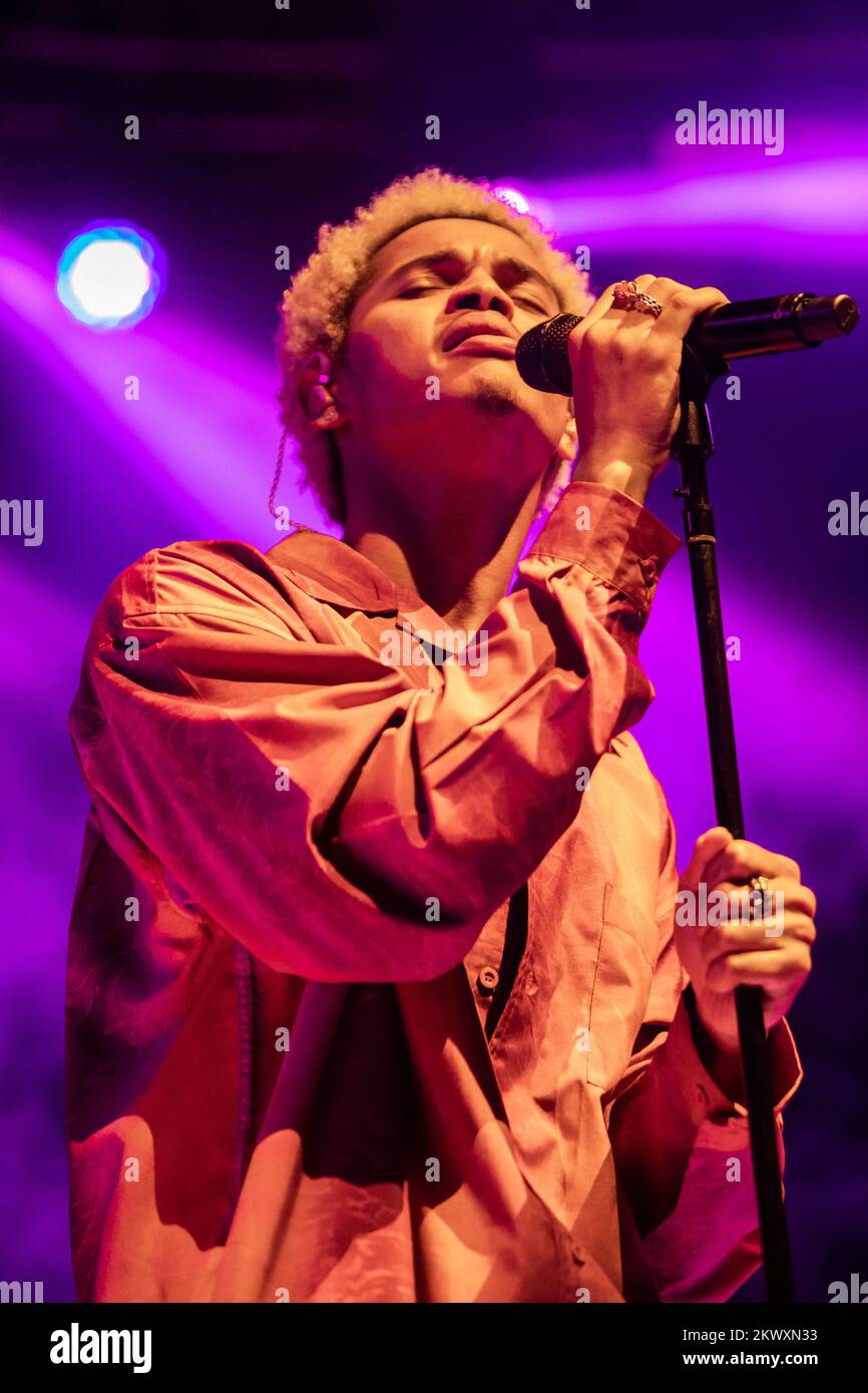 Destin conrad on stage hi-res stock photography and images - Alamy