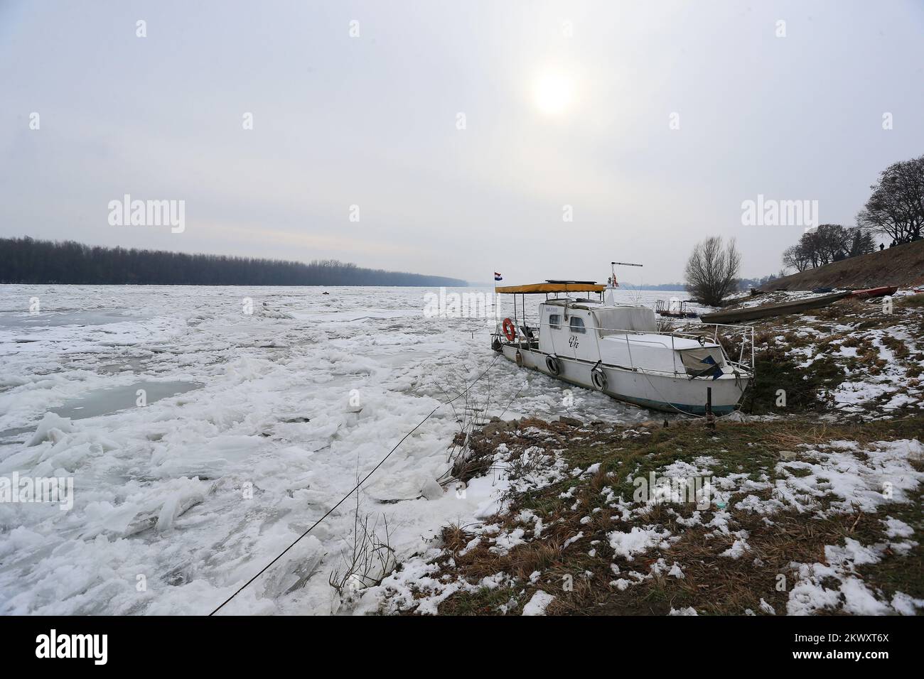 16.01.2017., Dalj, Croatia - Two Hungarian icebreaker come to break up ...