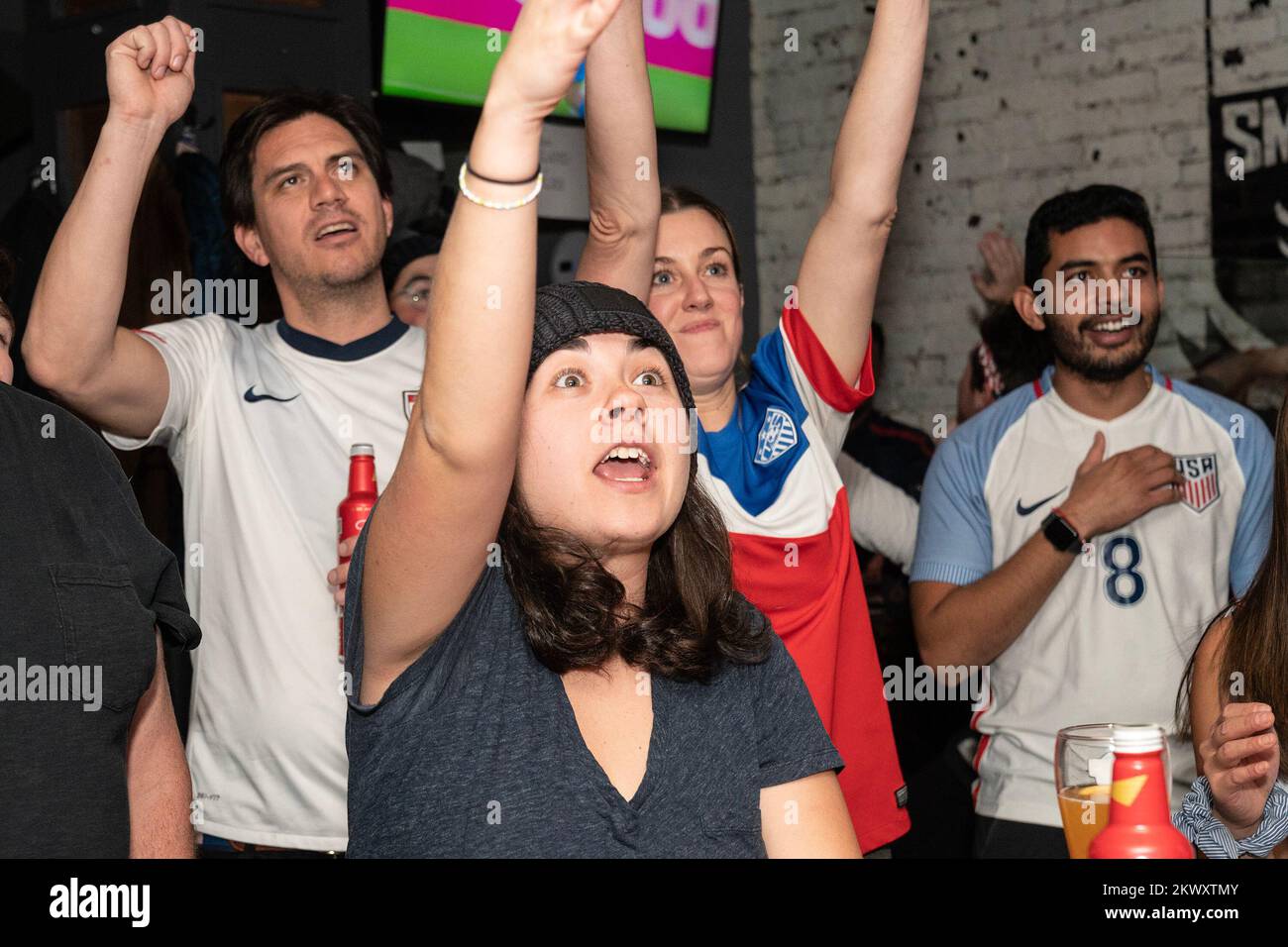 Bar football new york hi-res stock photography and images - Alamy