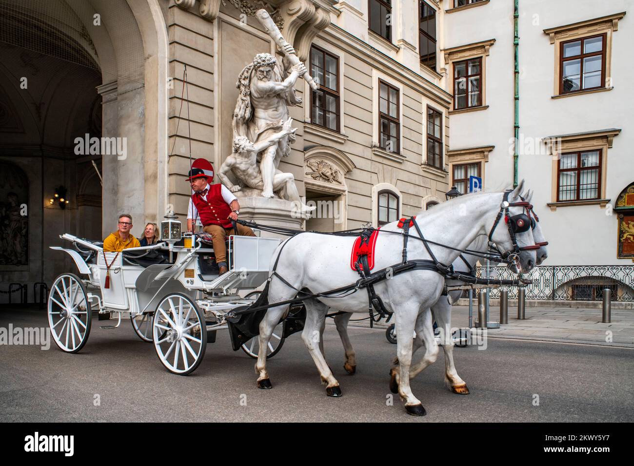 Viennese fiaker horse carriages hi-res stock photography and images - Alamy