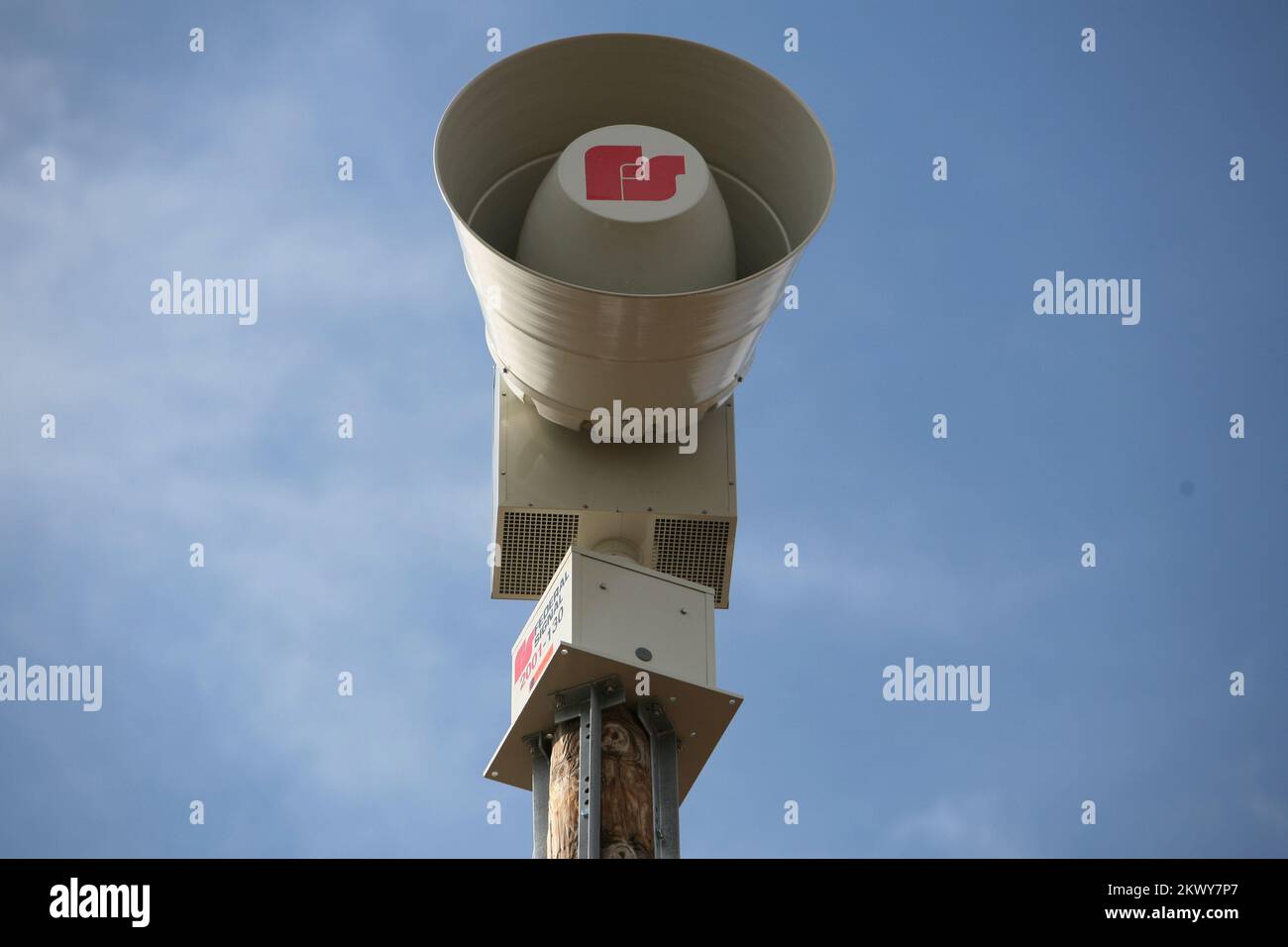 Warning sirens hi-res stock photography and images - Alamy