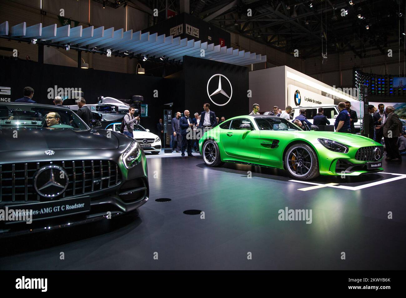 2017 Mercedes Benz Amg Gtr Roadster The Mercedes Benz AMG GT R Is The