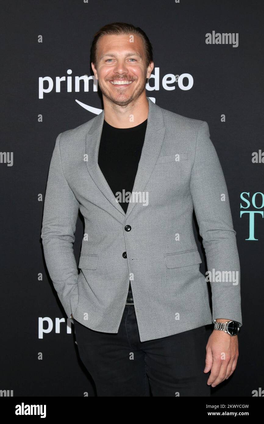 LOS ANGELES - NOV 29: Michael Roark at the Something From Tiffany's ...