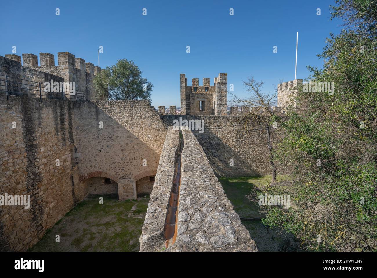 Walls of Saint Georges Castle (Castelo de Sao Jorge) - Lisbon, Portugal ...
