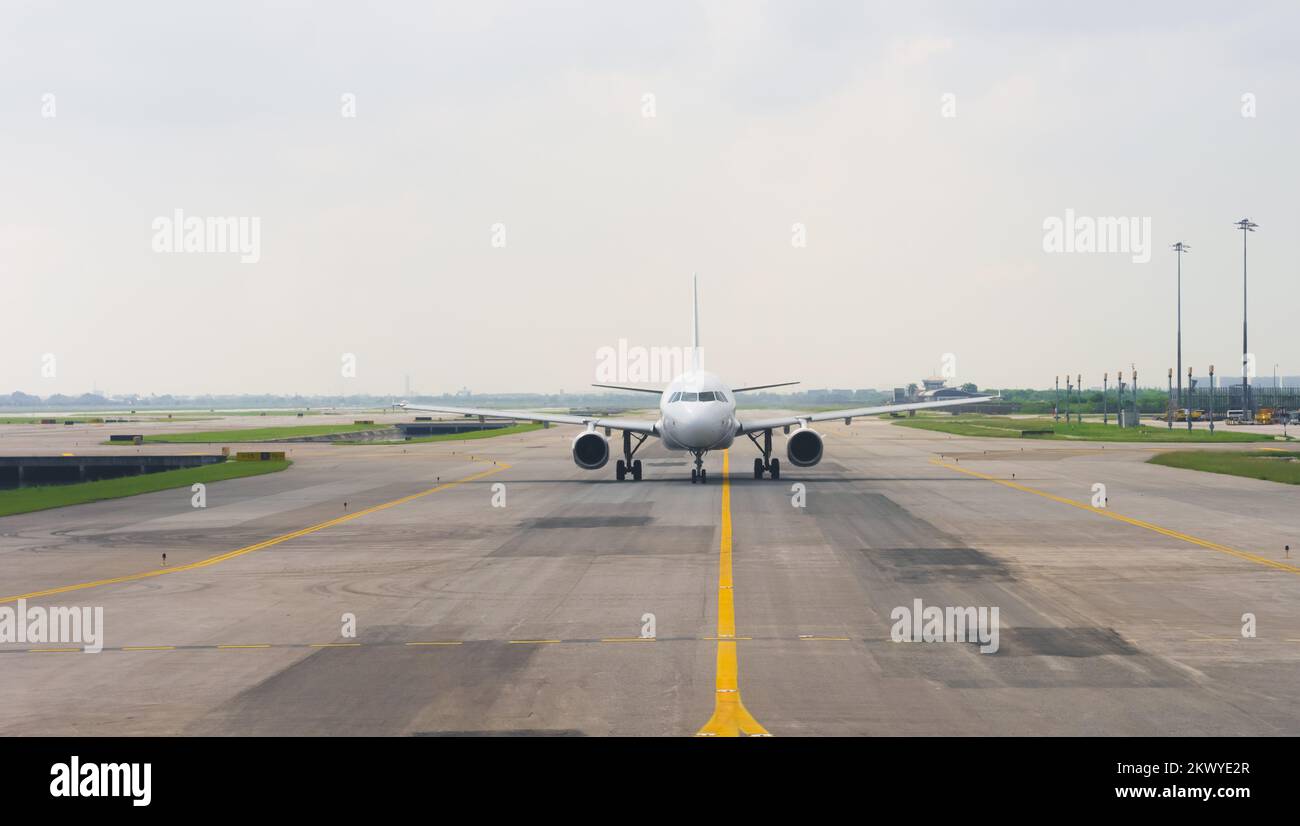Suvarnabhumi airport takeoff hi-res stock photography and images - Alamy