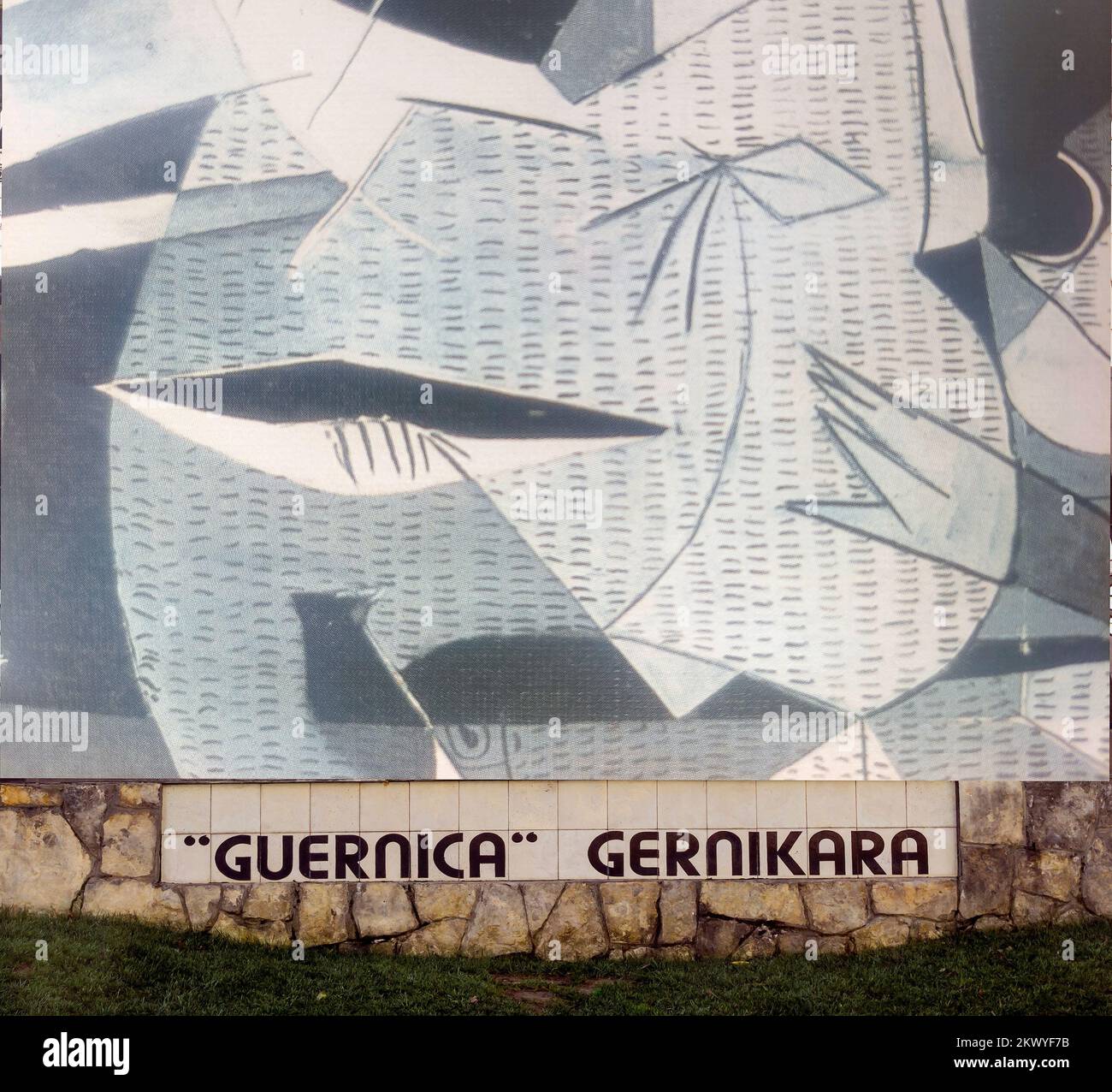 Pablo picasso gernika hi-res stock photography and images - Alamy