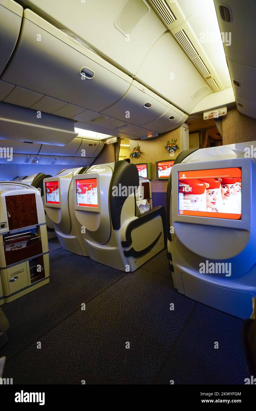 United airlines first class cabin hi-res stock photography and images ...