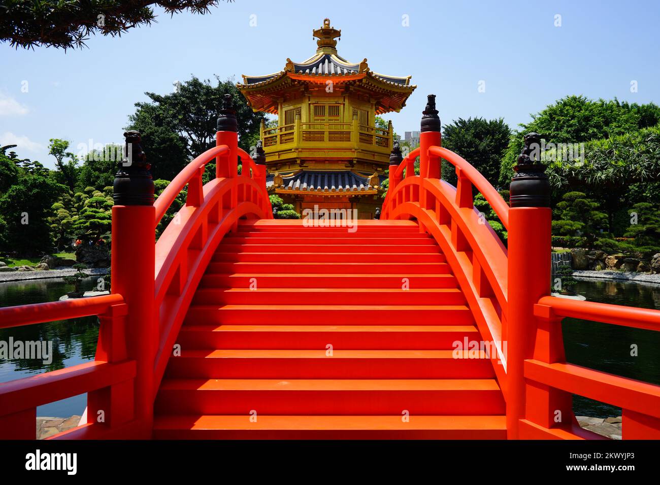 Public Nan Lian Garden with Chi Lin Nunnery, Diamond Hills, Hong Kong ...