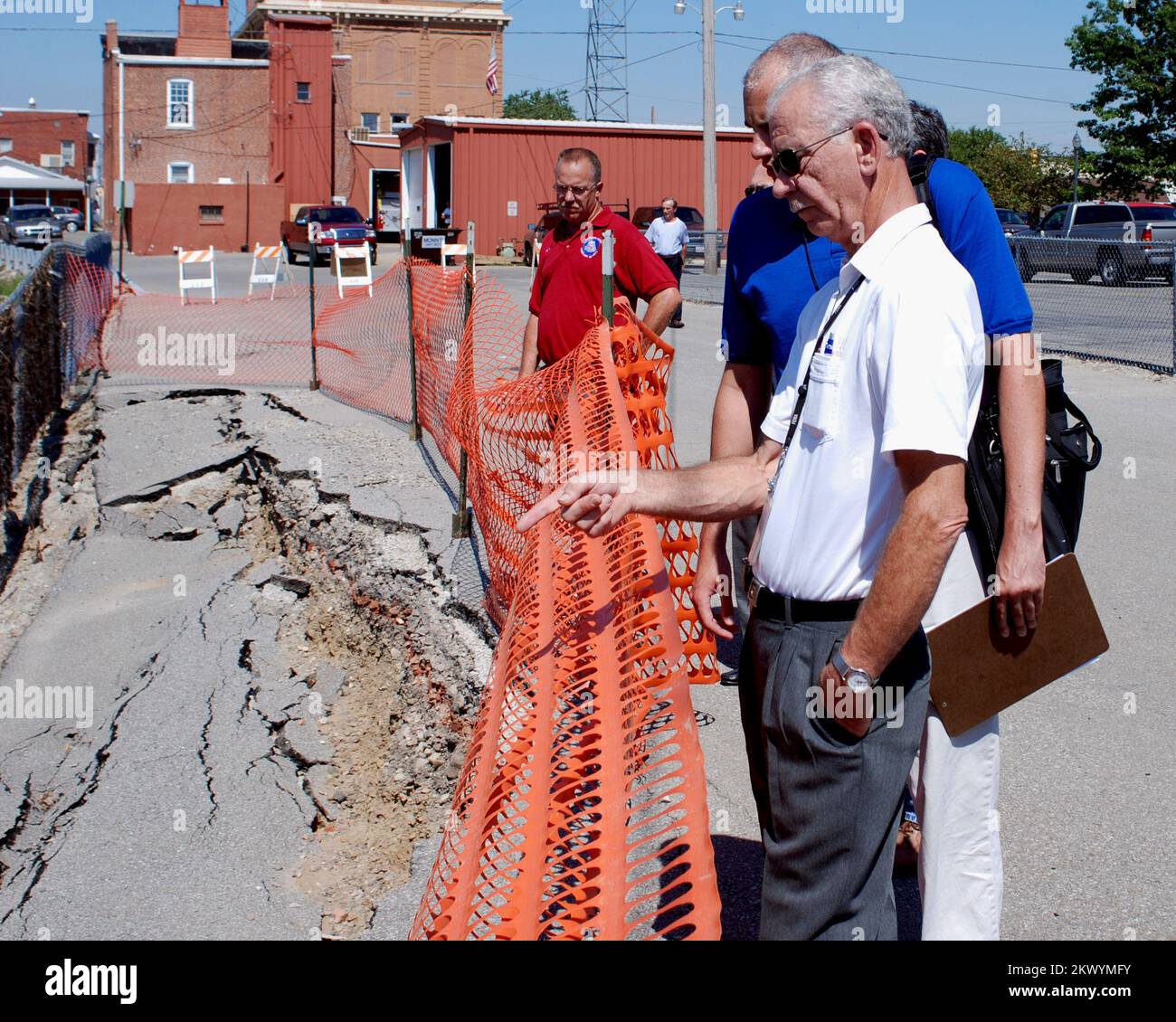 Infrastructure damage hi-res stock photography and images - Alamy