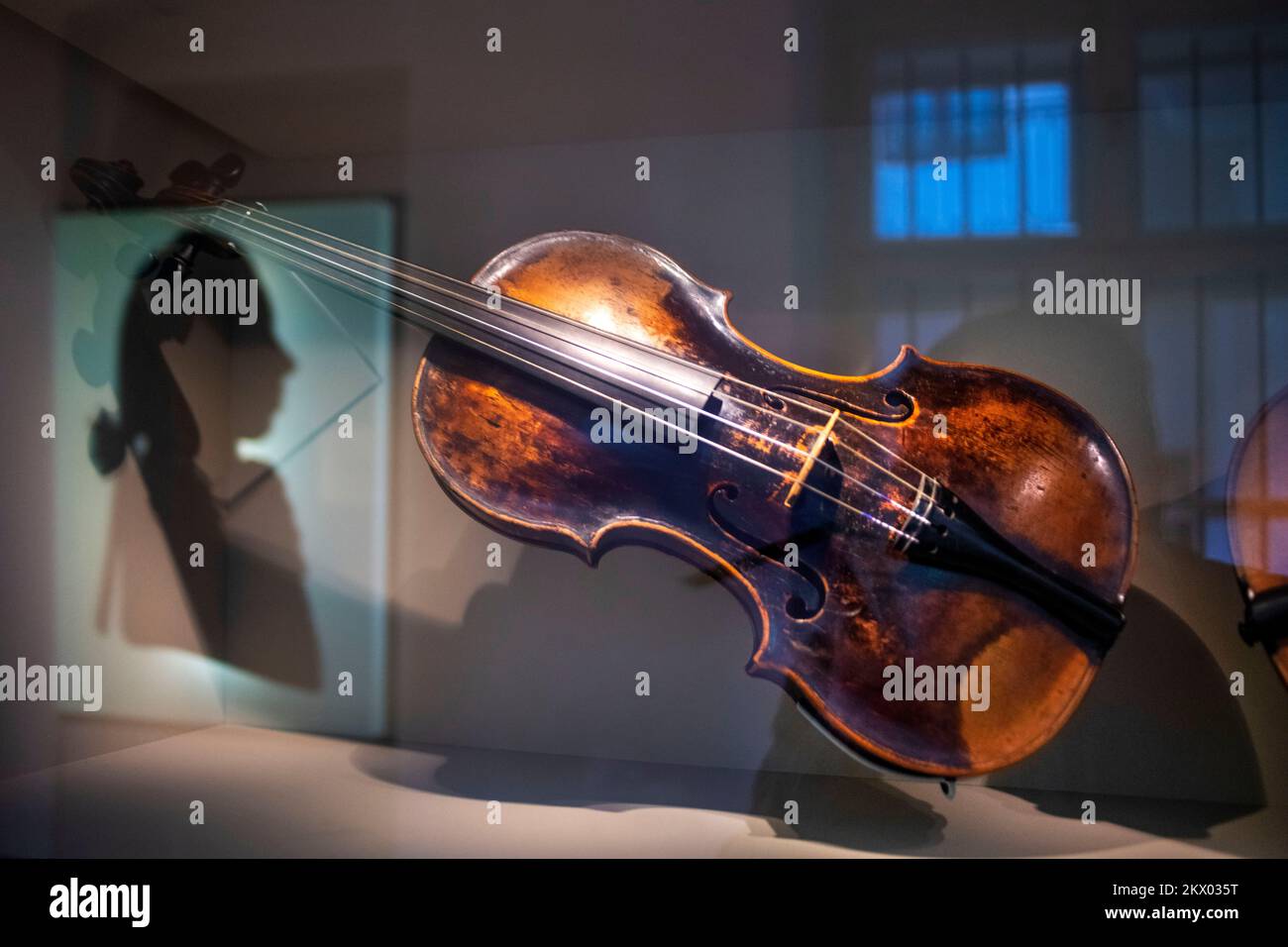 Original original Mozart violin exhibited in the Mozarthaus, Wien, Österreich | Mozart House ...