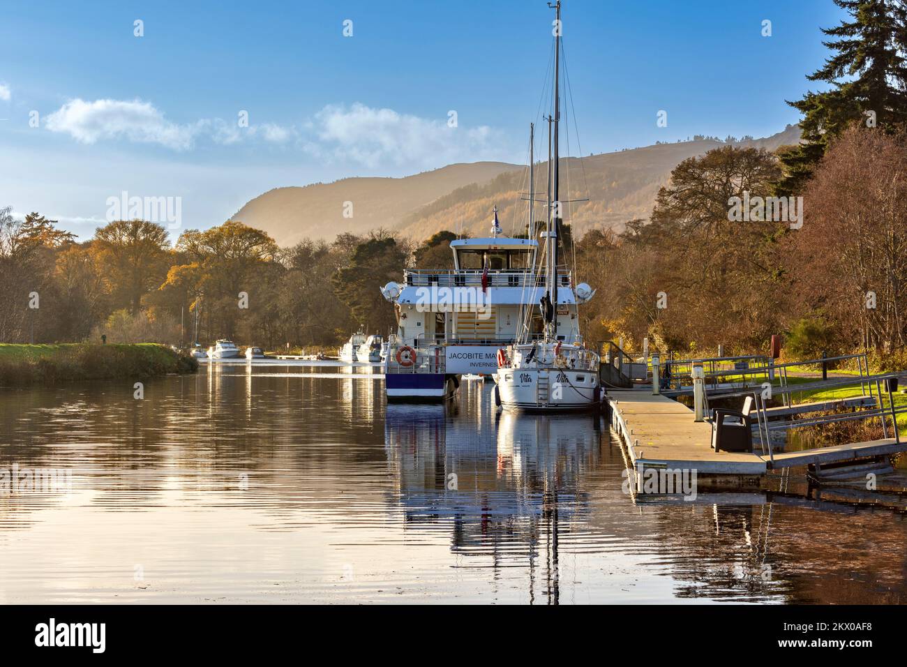 Dochgarroch locks hi-res stock photography and images - Alamy