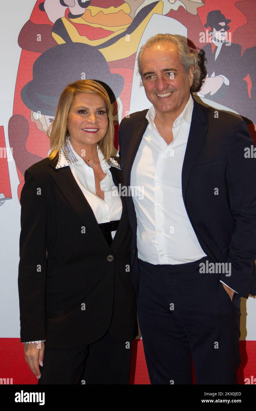 Torino, Italy. 30th Nov, 2022. Simona Ventura (left) with Giovanni ...