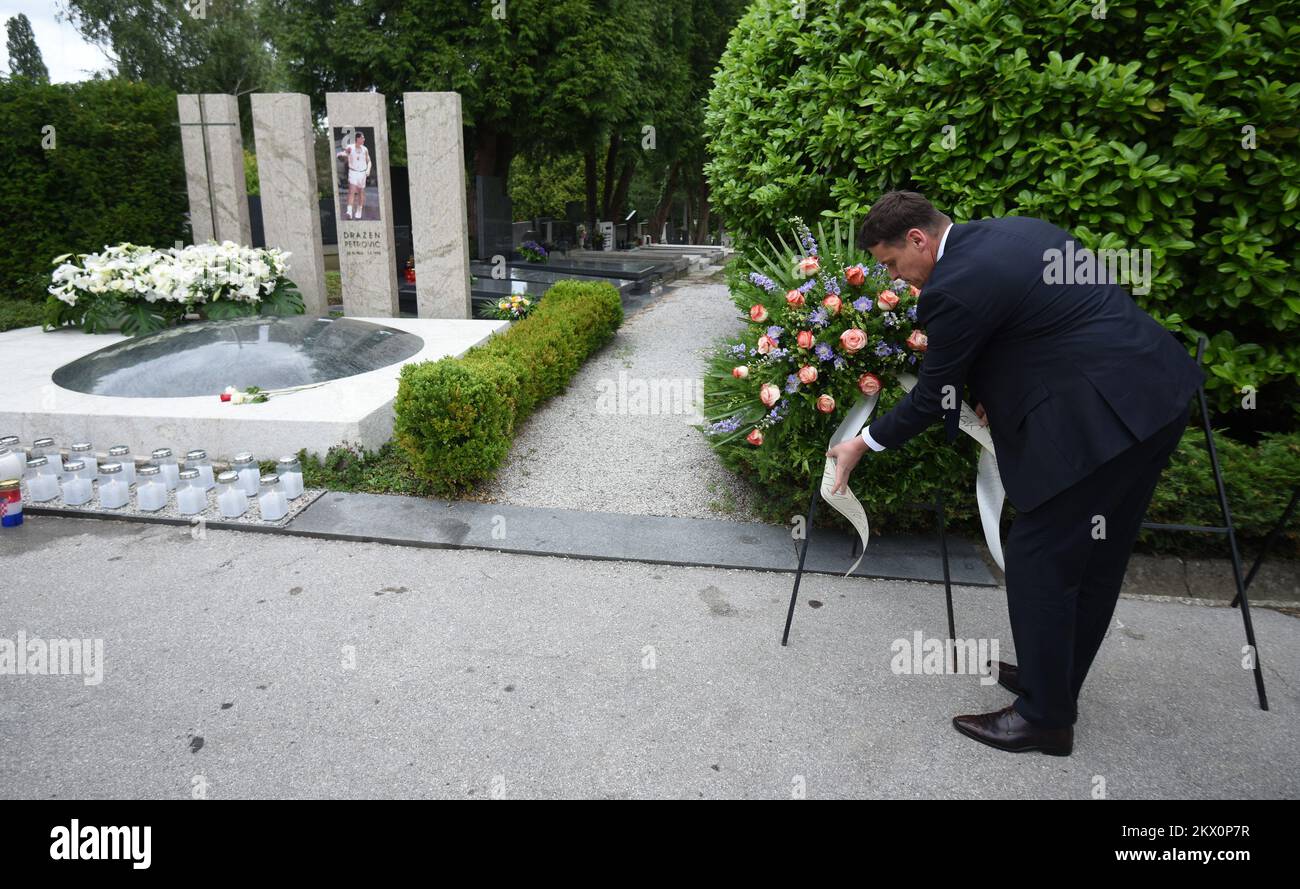 Grave of drazen petrovic hi-res stock photography and images - Alamy